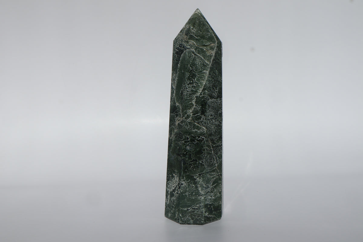 Basalt Raw Crystal Tower – AlivinciOfficial